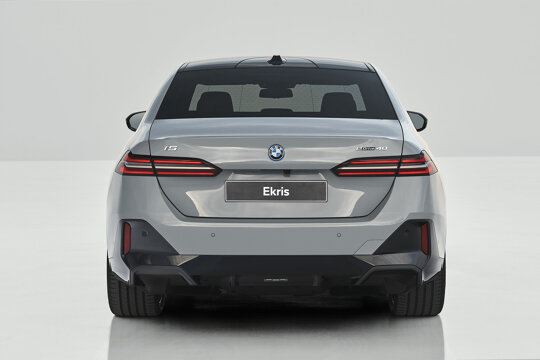 BMW i5 | Electric five | Ekris BMW